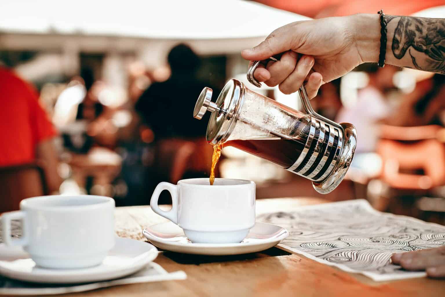 How to Use a French Press Properly (Step By Step Guide) - Espresso Insiders