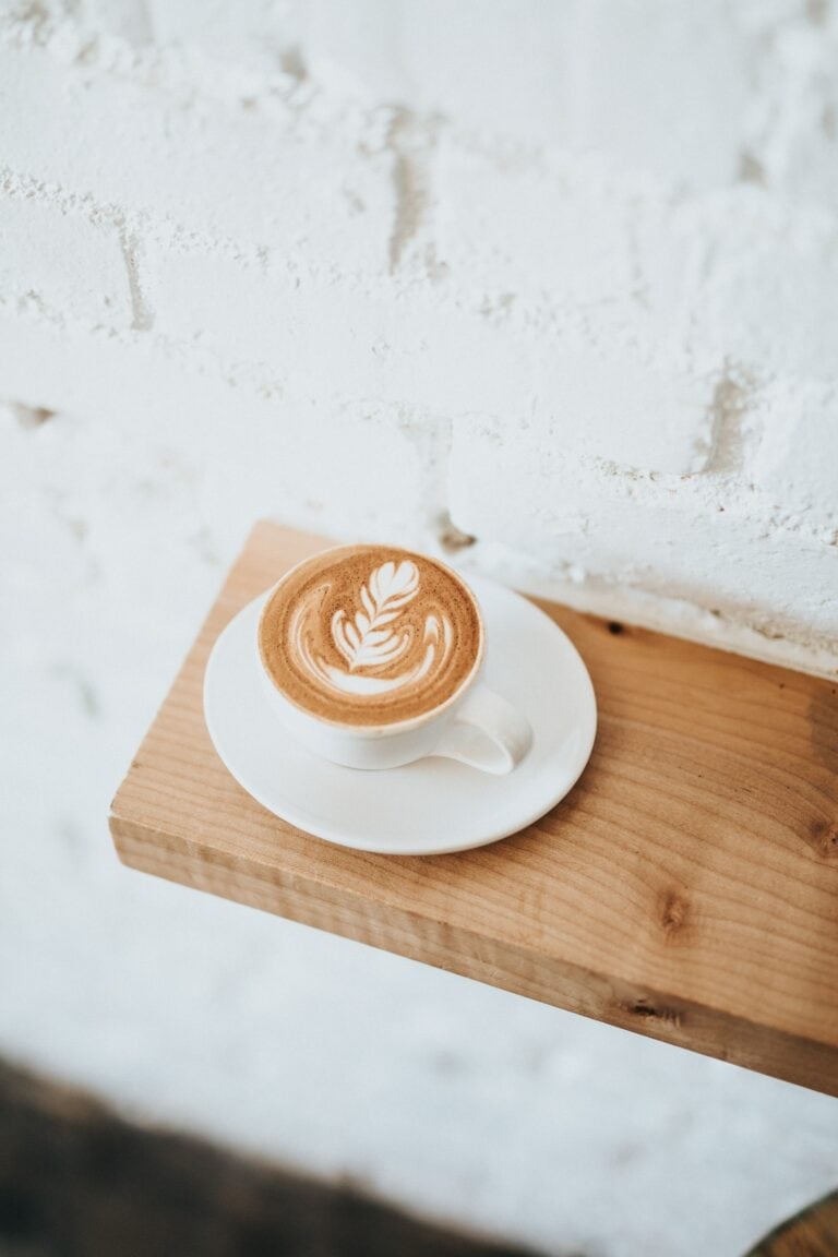 What is a Latte? (And How to Make One) - Espresso Insiders