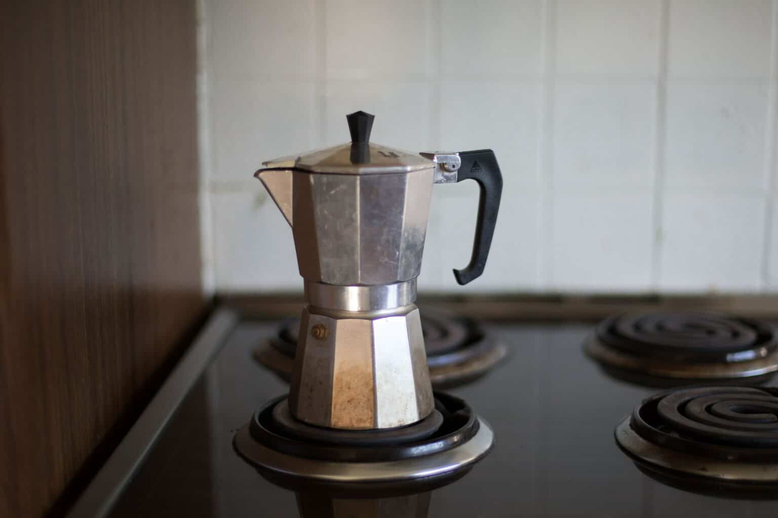 How to Make Coffee in a Percolator: In 6 Easy Steps - Espresso Insiders