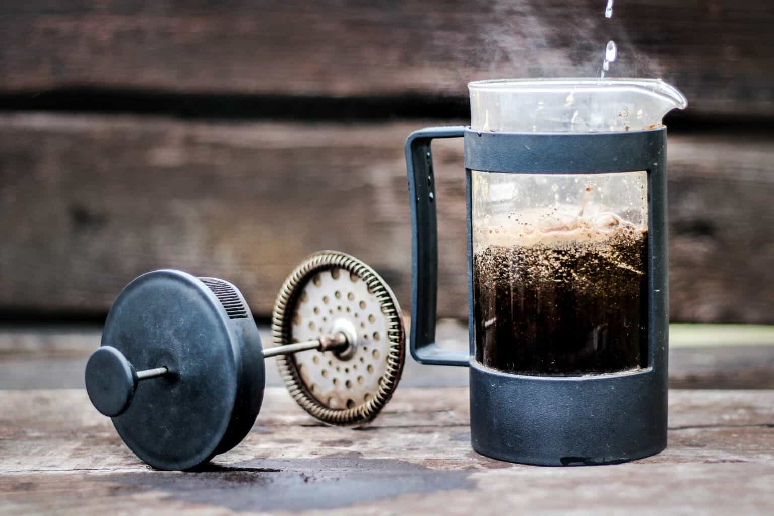 How to Use a French Press Properly (Step By Step Guide) - Espresso Insiders