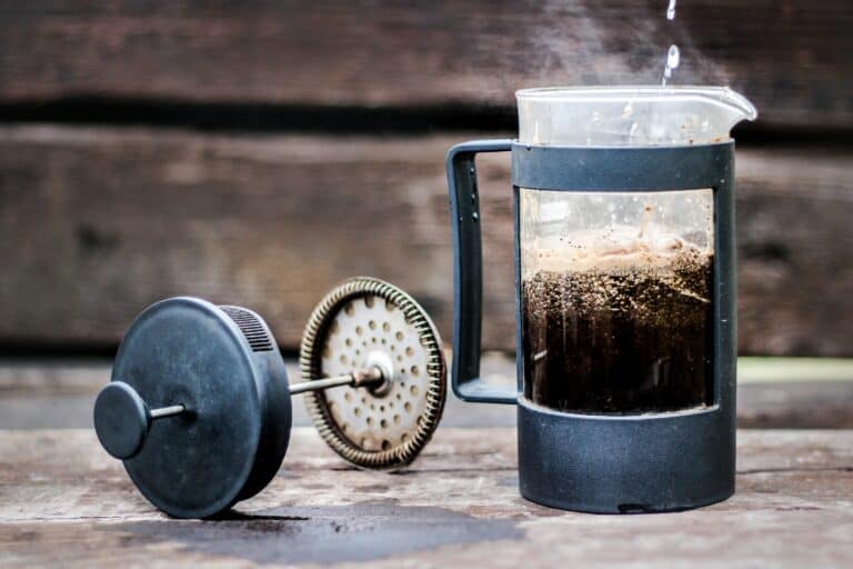 How to Use a French Press Properly (Step By Step Guide) - Espresso Insiders